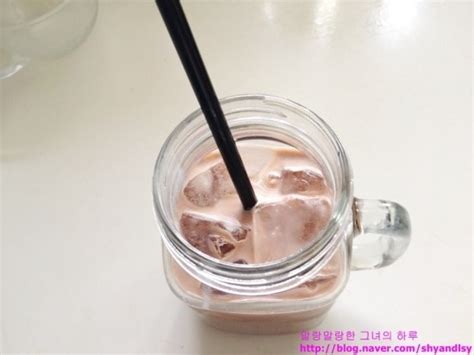 믹스커피로 간단하게 아이스 카페모카 만들기