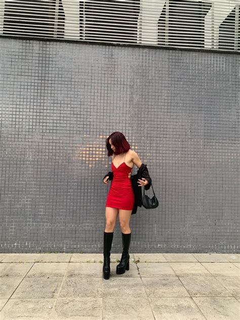 Red Dress Black Boots Vestido Vermelho Com Bota Vestido Tubinho