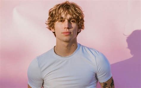 How Did Vinnie Hacker Become So Famous Wikipedia Biography Age