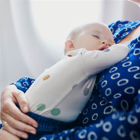 Woman Tells Couple Sitting In Front Of Her On Plane To Not Change Their Baby S Diaper On The