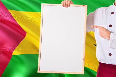 상투메 프린시페 국기 배경에 빈 화이트 보드 메뉴를 들고 요리사 텍스트에 대 한 균일 한 포인팅 공간을 착용 요리 고급 요리에 대한 스톡 사진 및 기타 이미지 Istock