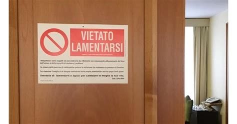 Папа Франциск е окачил табела на вратата си Оплакванията са забранени