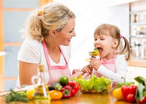 Menino Comendo A Mae Fdplearn