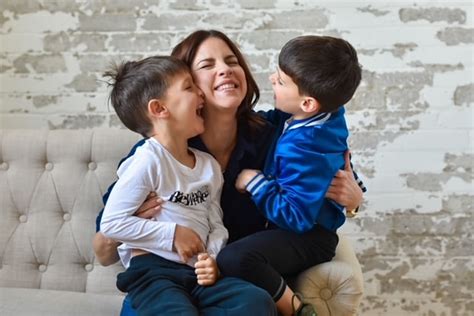 Quick Fire Questions With Dani Kind From Workin Moms