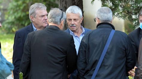 Маджо бивши министри шефове на служби и банкери на поклонението на ген Гоцев СНИМКИ Nova