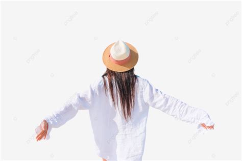 Una Mujer Disfrutando De Las Vacaciones De Verano Mientras Descansa En La Playa Y Contempla El