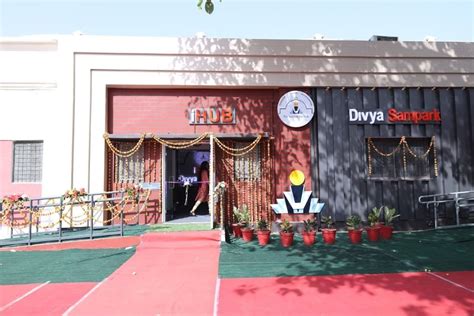 Simplilearn And Iit Roorkee Join Forces For Business Analytics