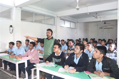 Inside Class3 Ajmal Super 40