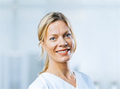 Natalie Papp Adent Zahnarztzentrum