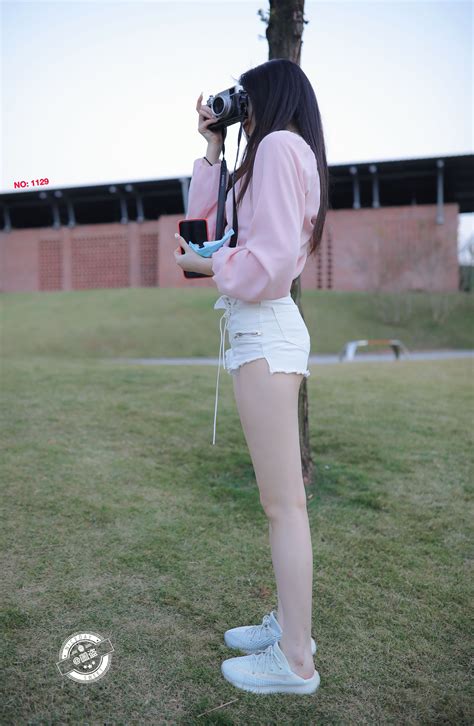 Pin On 1100 街角美人 Girls In Your Town