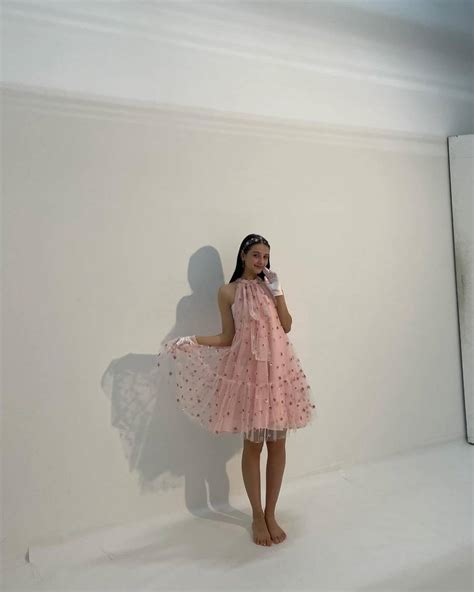 Lina Arashi Feet Photos