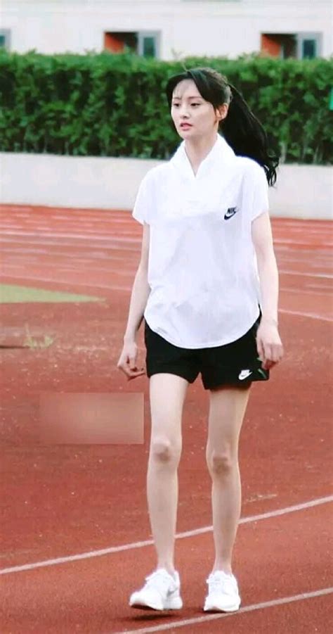 이슈 유머 극한의 마름을 추구하는 것 같은 중국 여자 연예인들 분위기