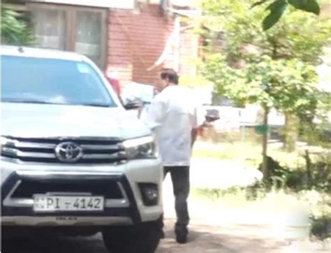 හිටපු ඇමතිවරයෙක් අල්ලස් කොමිසමට පැය තුනකට පසු එළියට Lankatimes