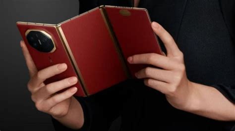 Intip Spesifikasi Dan Harga Huawei XT Ultimate Ponsel Tiga Layar Lipat Pertama Di Dunia Intip Spesifikasi Dan Harga Huawei XT Ultimate Ponsel Tiga Layar Lipat Pertama Di Dunia