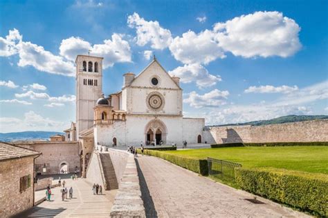 Must See The Churches Of Assisi