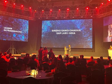 Zinnovawards Zinnovconfluence Pivottothefuture Leadership Sarv Saravanan 200 Comments