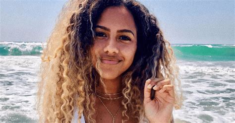 Teddi Wright The Bachelor Season 26 Entrant Is All About Forming Deep Connections Meaww