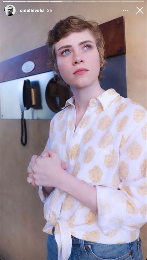 Sophia Lillis Chicos Famosos Chicas Dibujos De Chicas Kawaii