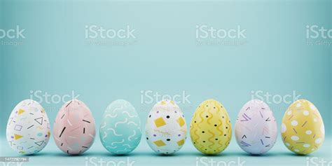 부활절 화려한 장식 계란은 파란색 배경에 일렬로 서 있습니다 최소한의 부활절 개념 텍스트를 위한 복사 공간이 있는 행복한 부활절 카드 3d 렌더링 부활절 달걀에 대한 스톡