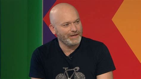 Αντώνης Κρόμπας «Τους χειρότερους γκέι τους έχουν κάνει γκέι στην τηλεόραση Γόβα Στιλέτο