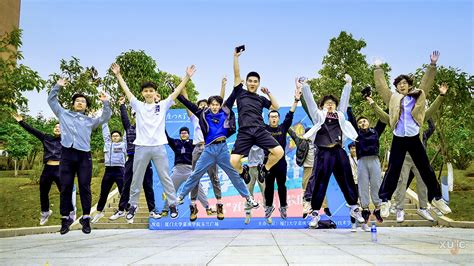 以青春之名赴廿十之约春季环校行他们用脚步感受嘉园的美好 学校新闻 厦门大学嘉庚学院