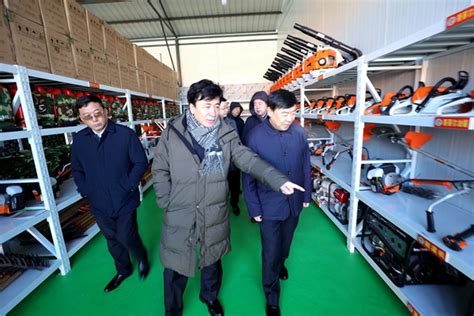 龙江森工集团考察组深入塔河林业局考察调研