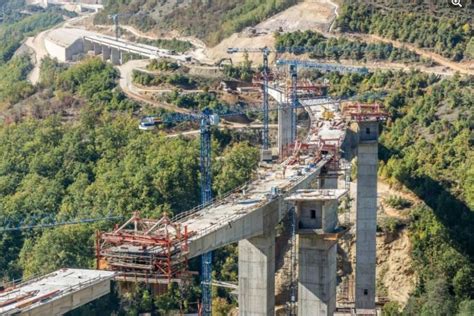 Левица Од 24 капитални инвестиции вредни 4 милијарди евра Владата