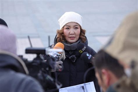 Сэтгүүлч Н Өнөрцэцэгийг сахилгын өрөөнд оруулжээ Chuhag