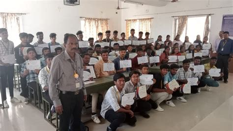 100 Paper Presentation By I Year Cst Snsce Project Nethra