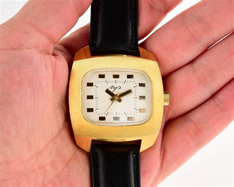 Luch Massive Soviet Gold Plated Vintage Wrist Watch