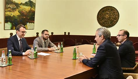 Петковић у разговору са амбасасором Турске упозорио да изградњом нелегалних база РОСУ на северу