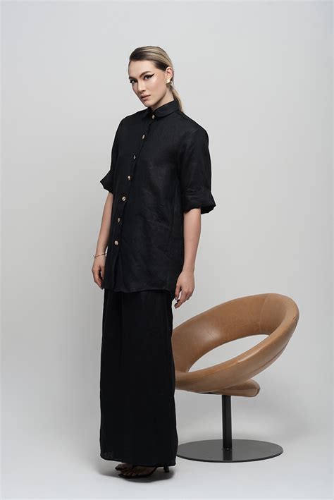 Camisa Adele Preta Atelier Kakô