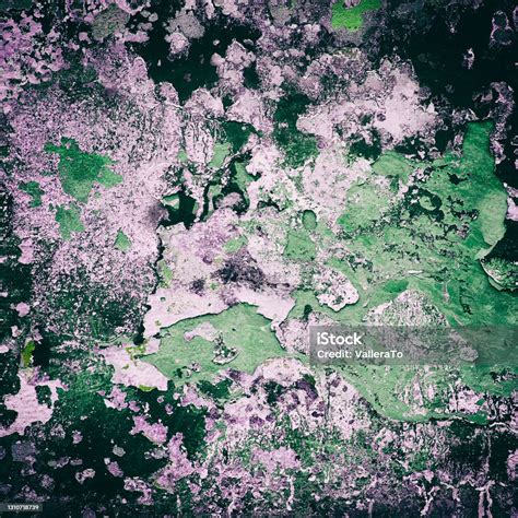 오래된 금이 간 벽의 질감 정사각형 방향입니다 비네팅 배경 0명에 대한 스톡 사진 및 기타 이미지 0명 건축 건축물