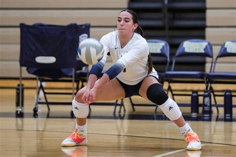 Clarkston Volleyballs Cayla Cogan