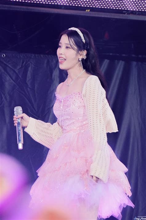 Iu 아이유 ︎ᰔᩚ에 있는 𐙚 Xeeiser 𐙚님의 핀 콘서트