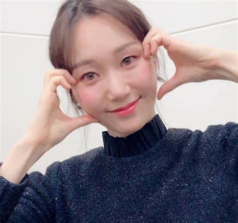 열애 사실 공개하자 뜨거운 응원 쏟아졌던 신비로운 눈빛의 여배우