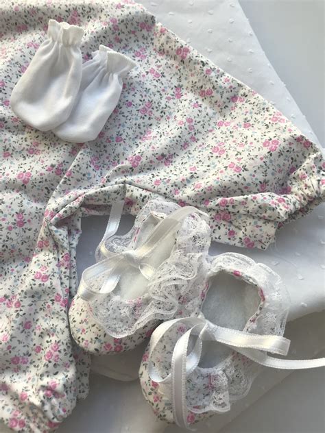 Комплект за изписване на бебе циклама Детски дрехи за кръщене шаферски и официални рокли