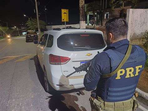 Cinco Pessoas São Detidas E Três Veículos São Apreendidos Pela Prf Na