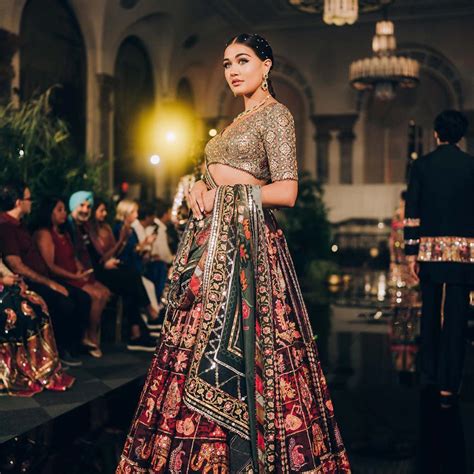 Who Is Anisa Shaikh Of Pakistan Whose Lehenga Is Being Discussed The Reason Is India