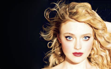 Dakota Fanning Wallpaper 1920x1200 49237