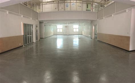 하자마을책방 많은 분들의 노력으로 공사가 어느 정도 마무리 되고 새로운 모습을 갖춰가고 있는 Facebook