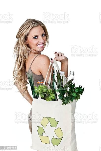 가진 여자 친근하다 웃으세요 휴대용 재활용하다 매직기 20 24세에 대한 스톡 사진 및 기타 이미지 20 24세 20 29