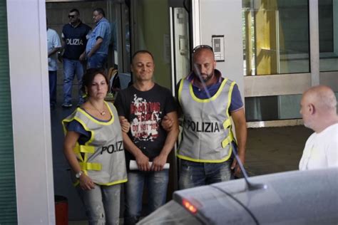 Clan Vanella Grassi Nove Arresti A Scampia La Repubblica