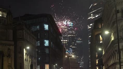 ইংরেজি নব বর্ষের শুভেচ্ছা অভিনন্দন ও শুভকামনা। সবার জীবন অনেক সুন্দর