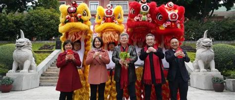 百年征程再起航，虎虎生威向未来——记执信中学2022年新春团拜何勇表演全体