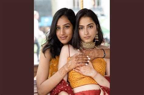 Malayalam News അതിർത്തി ഭേദിച്ച പ്രണയം ഹിന്ദു മുസ്ലിം സ്വവർഗ ദമ്പതികളുടെ ചിത്രങ്ങ