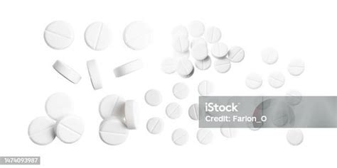 흰색 둥근 알약 치료를 위한 약물 및 정제 그룹 흰색 배경에 격리된 의학 및 의료 개념 상위 뷰 알약에 대한 스톡 사진 및 기타