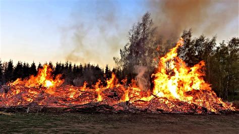 Опасност от пожари в 15 области на страната днес Новини бг