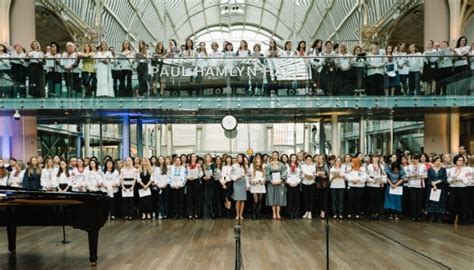 У Лондоні хор Royal Opera House заспівав разом з українцями Читайте на