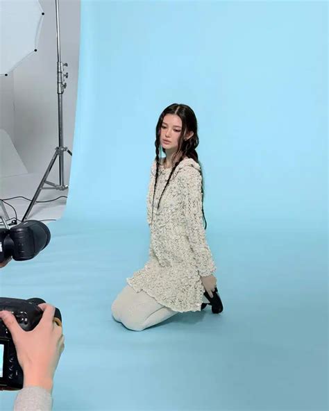 다니엘 무슨 화보 찍을까요🩵 팬플러스 커뮤니티